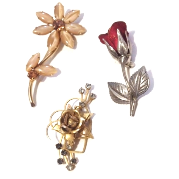 Giovanni | Jewelry | Vintage Floral Broochespins Including Giovanni ...